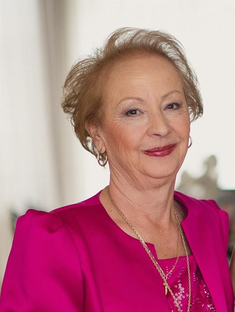 Maria Nicolaou is fundraising for Marie Curie