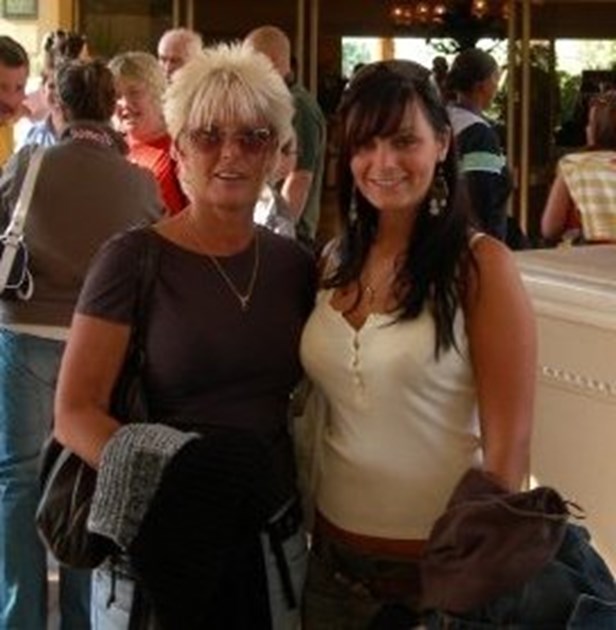 Danielle Mudd is fundraising for Cancer Research UK