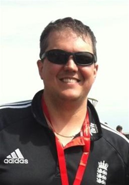 Simon Smith is fundraising for The King's Trust