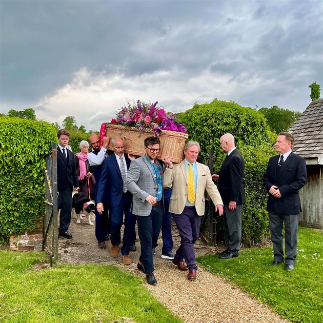 Jonathan Ashe is fundraising for Lady Garden Foundation