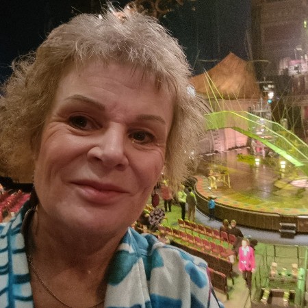 Claire Collins is fundraising for Macmillan Cancer Support