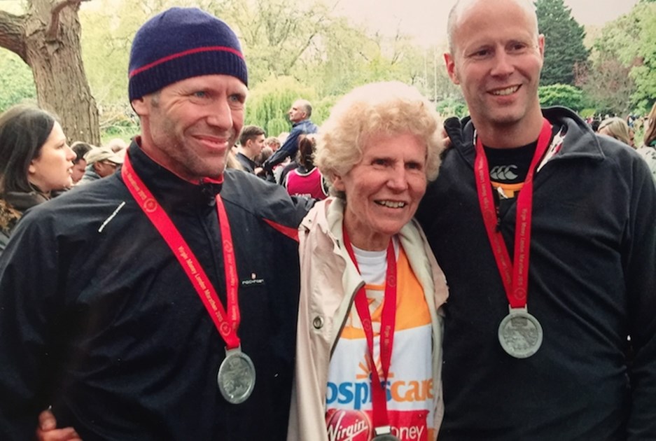 Elizabeth Searle is fundraising for Hospiscare