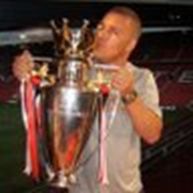 Stuart Edwards is fundraising for Cancer Research UK