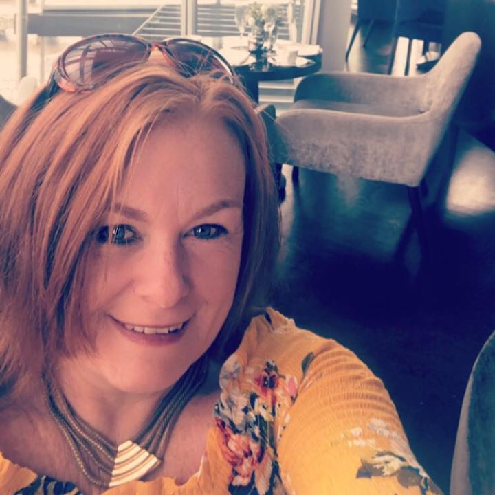 Tracey Burdett is fundraising for Cancer Research UK