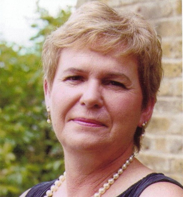 Deborah Cartwright is fundraising for Cancer Research UK