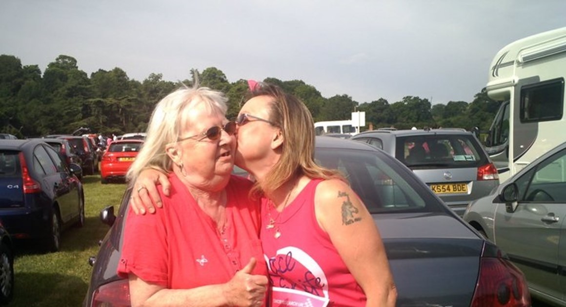 Tracey Cotterill is fundraising for Cancer Research UK