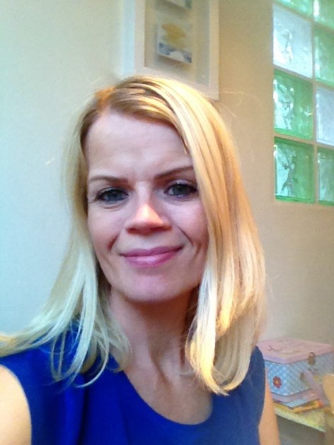 Karen Bloomfield is fundraising for Cancer Research UK