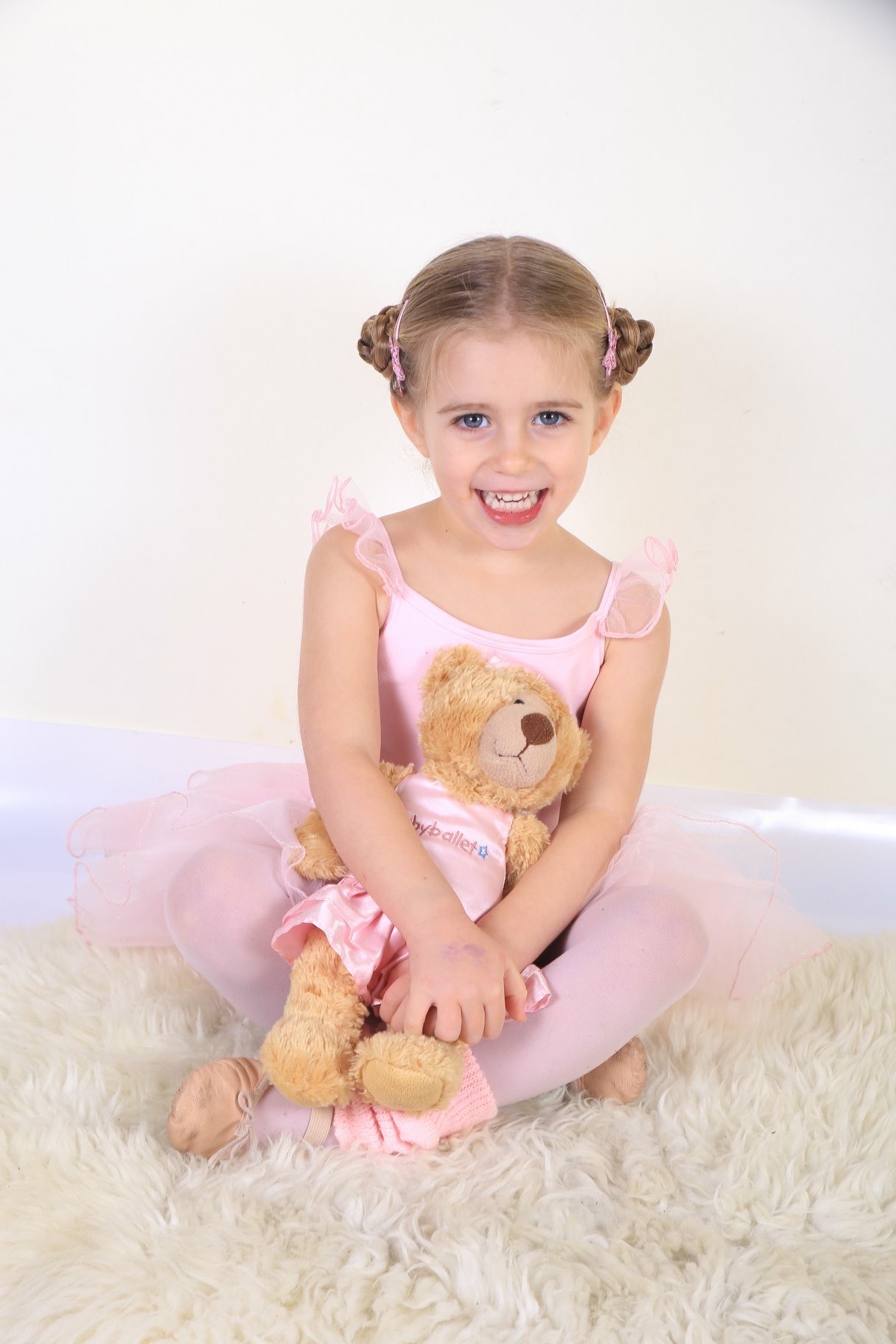 Team Ariana is fundraising for The Royal Marsden Cancer Charity