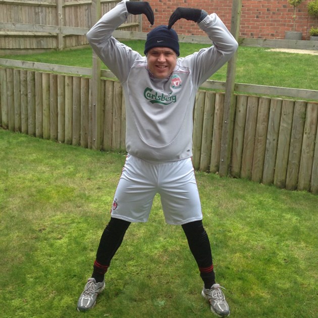 Stuart Dickinson is fundraising for Cancer Research UK
