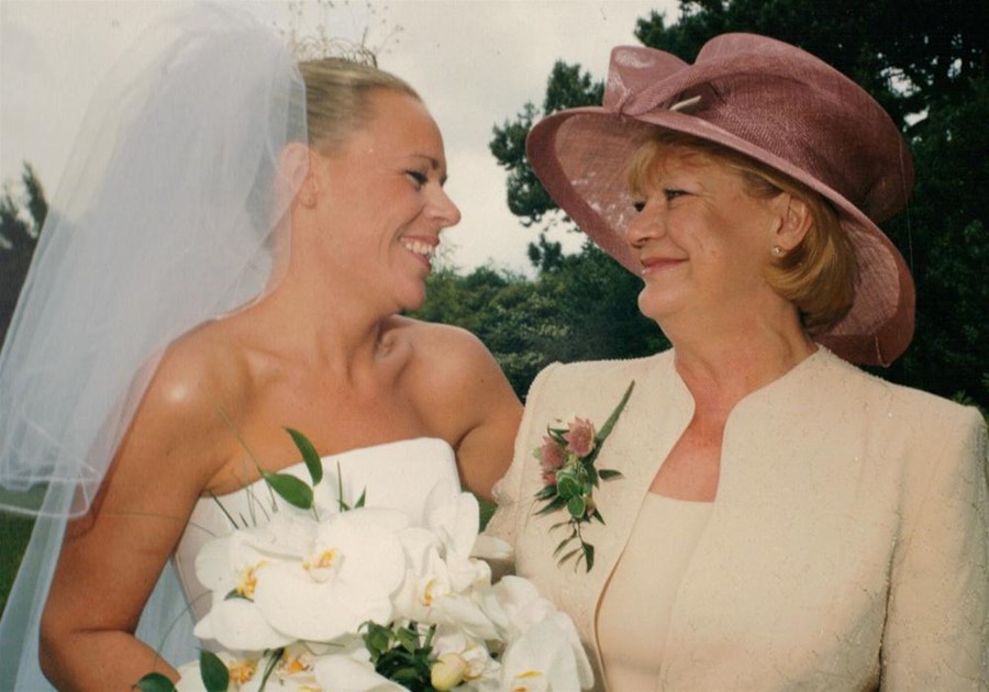 Emma Redding is fundraising for Iain Rennie Hospice At Home