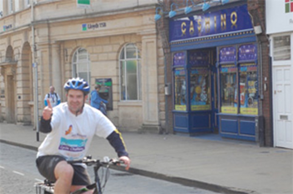 Rob Fielding is fundraising for Iain Rennie Hospice At Home