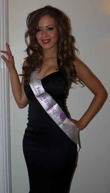 Laura Gregory is fundraising for Breast Cancer Now