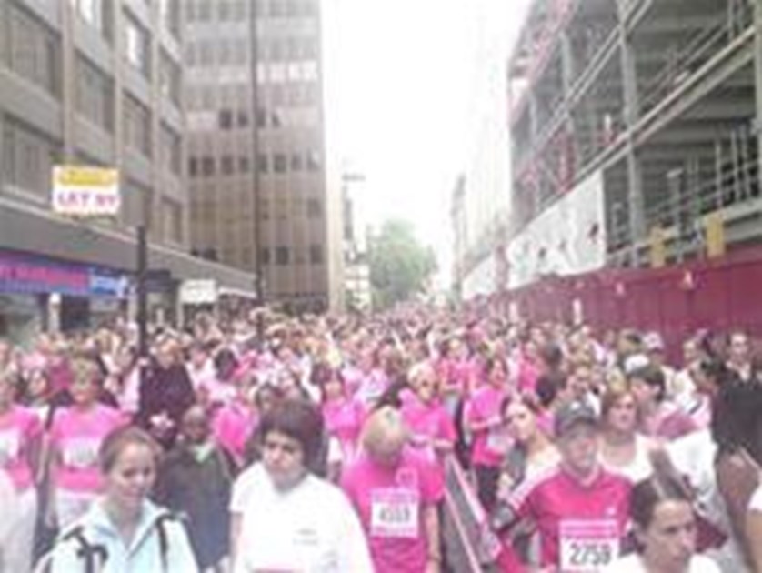 Poonam Dave is fundraising for Cancer Research UK