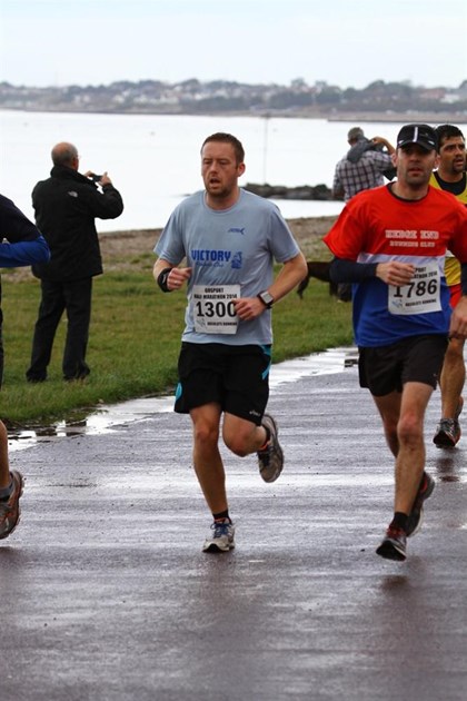 Simon Oakley is fundraising for Mind